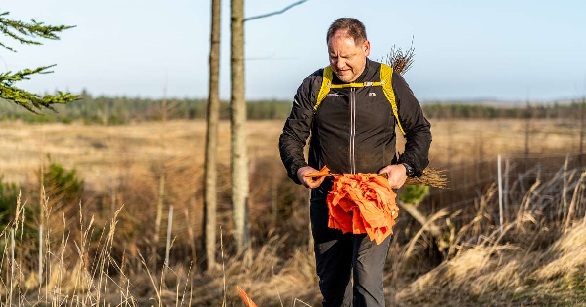 400 små flag viser vejen